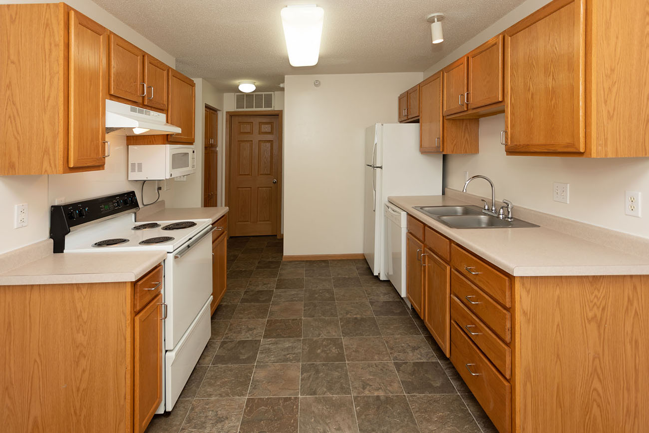 Townhome-Style Apartments in Eagan MN | Promenade Oaks Townhome Living